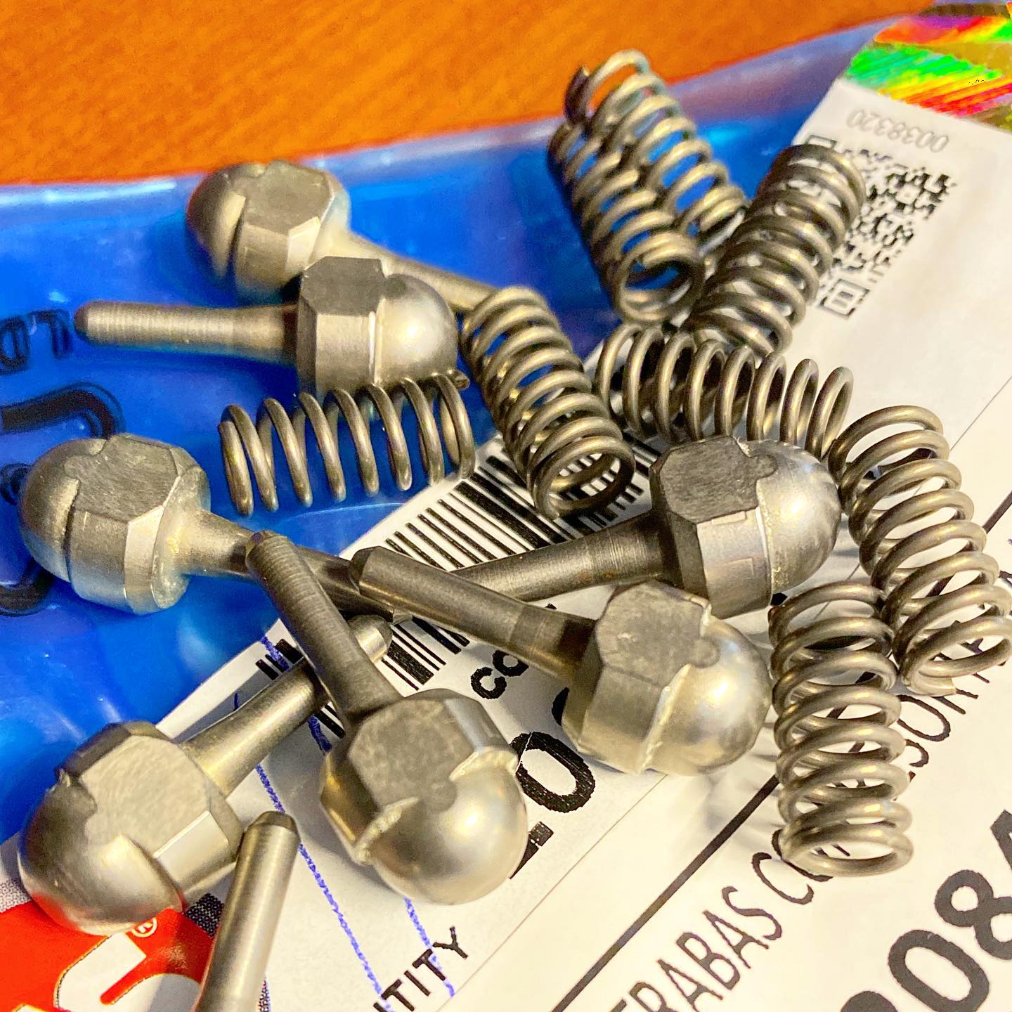 20847116 KIT TRABAS CON RESORTE 1A/3A CAJA VT – Repuestos FH SpA